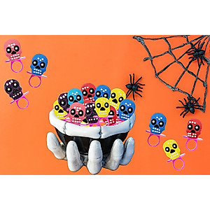 Fruidles Halloween Skull Hard Candy Rings, Day of the Dead, Individually Wrapped (12-Pack)