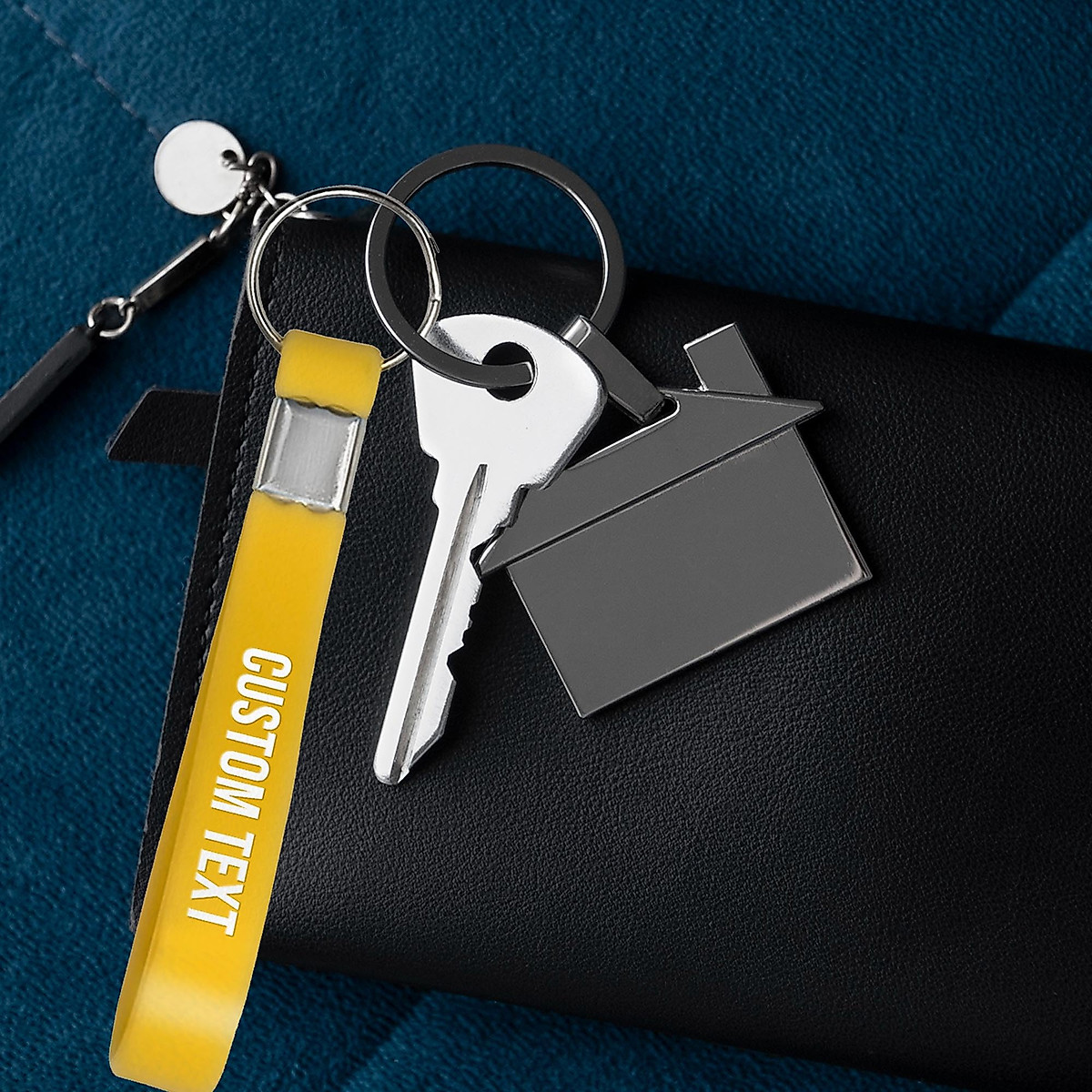 dosuyio Custom Silicone Keychain with Text Icons Logo for Backpack Wallet Personalized Rubber Keychains for Men Women Teens (Solid Color)