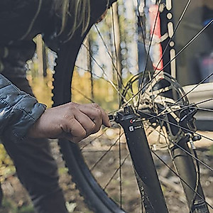 Gerber Gear Lockdown Driver 7-in-1 Multi-tool - 2.5" Plain Edge Blade, Scissors, Bit Driver - EDC Gear and Equipment - Silver