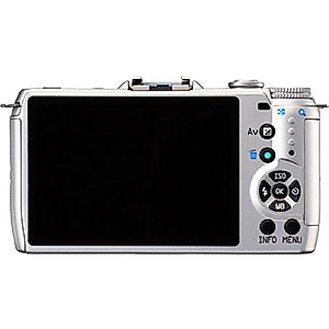 Pentax Q10 12.4MP with 02 zoom lens kit (Silver)