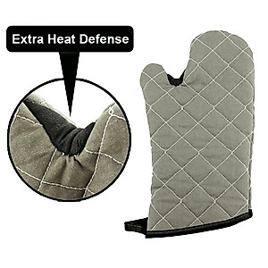 New Star Foodservice 32277 Commercial Grade Flame Retardant/Resistant Oven Mitts with Extra Defense, up to 400F, 13-Inch, Set of 2