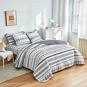Flysheep 3-Piece Bohemian Geometric King Quilt Set, Aztec White n Black Boho Striped Summer Lightweight Bedspread/Coverlet Set, Brushed Microfiber for All Season - 104" x 90"