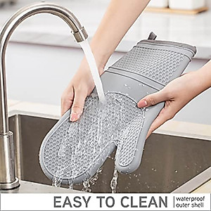 COOK WITH COLOR Silicone Oven Mitts- Heat Resistant Gloves with Soft Quilted Lining Set of 2 Oven Mitt Pot Holders for Cooking and BBQ (Gray)