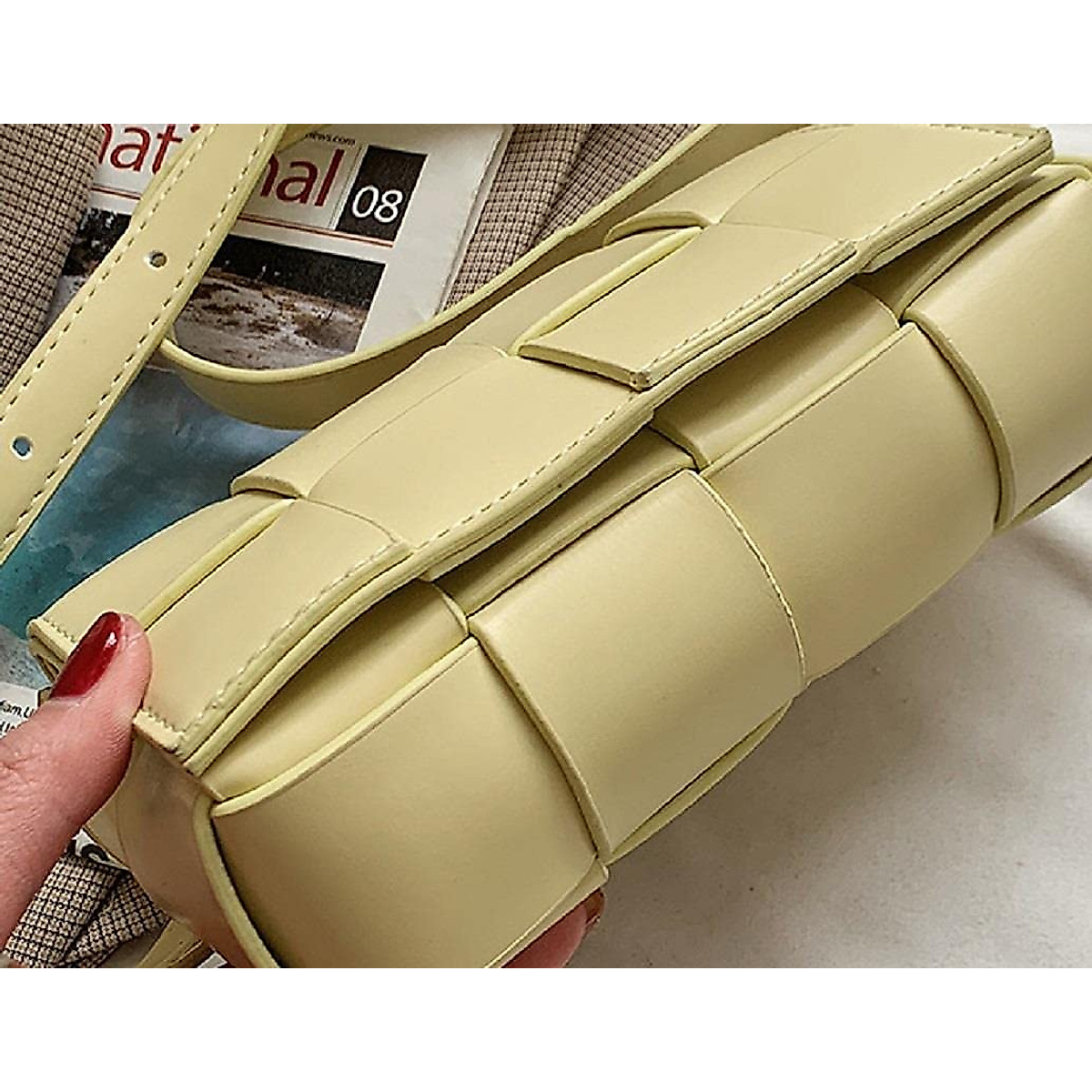 Leiona Women's Woven Shoulder Bag Fashion Messenger Bag Small Square Bag Solid Color Shoulder Bag