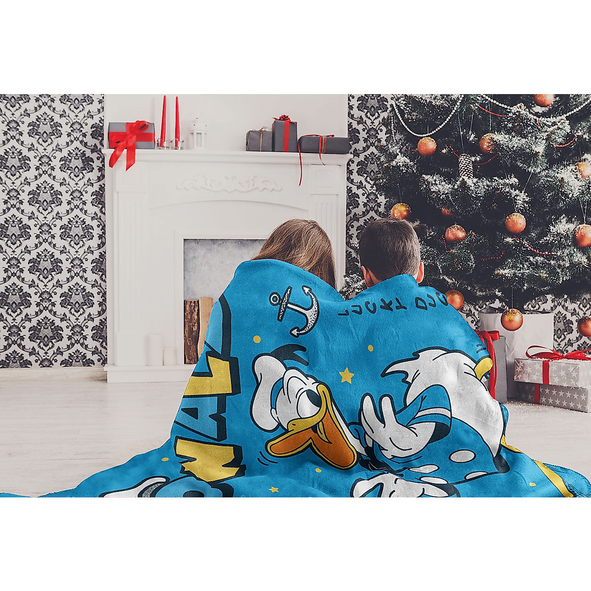 Northwest Donald Duck/Daisy Duck Micro Raschel Throw Blanket, 46" x 60", Lucky Duck