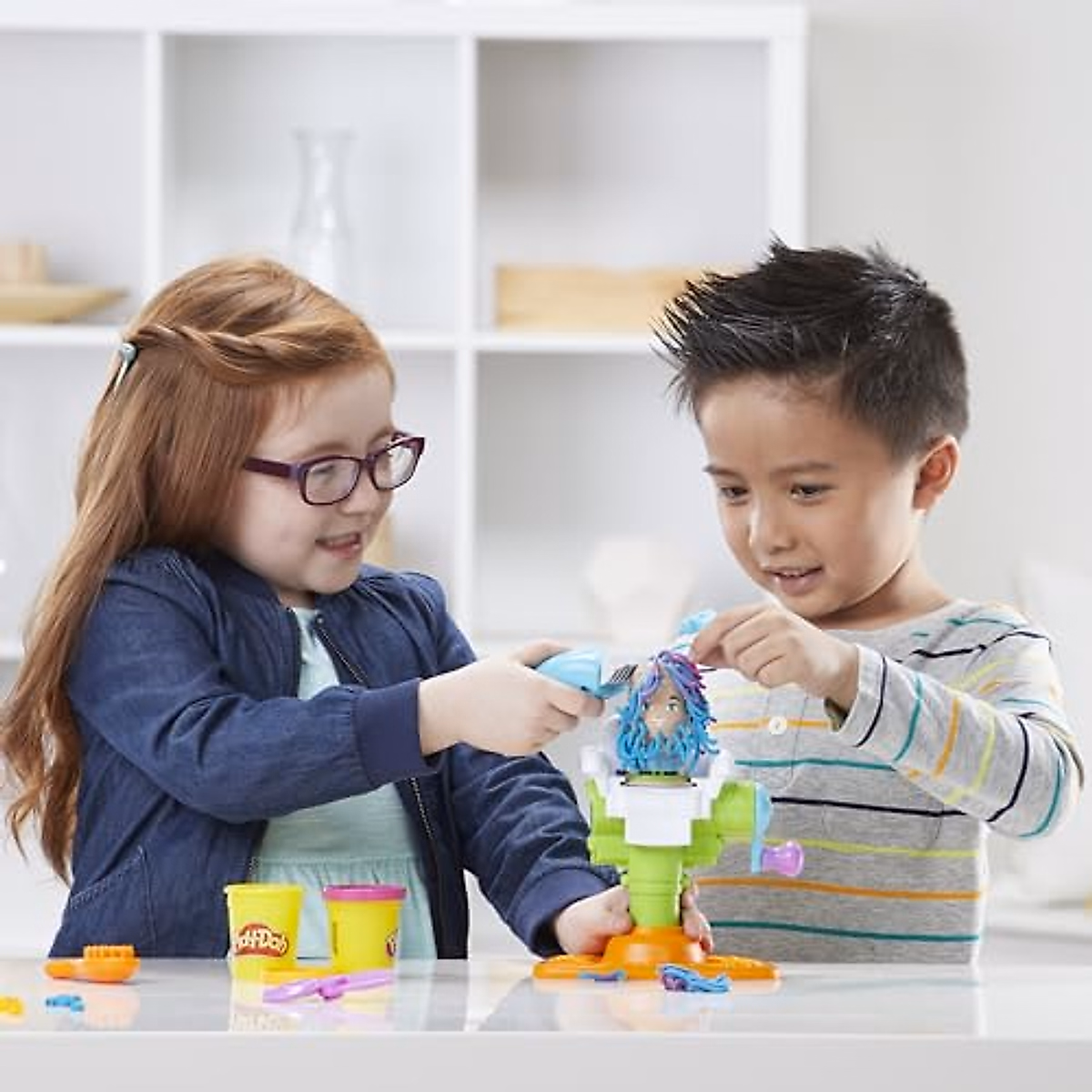 Play-Doh Buzz 'n Cut Fuzzy Pumper Barber Shop Toy with Electric Buzzer ...