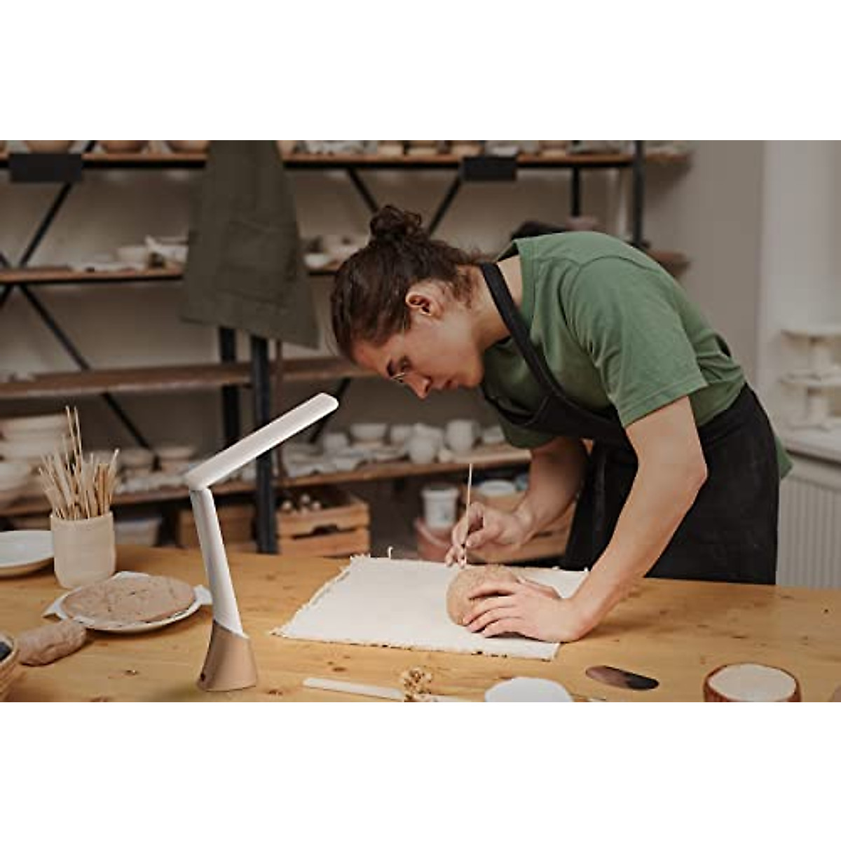 Daylight Company Smart Go Portable Ideal for Reading, Light Therapy, Everyday Tasks, Crafts, Desk Work, DIY, Led, Chargeable lamp, 1 Count (Pack of 1), White