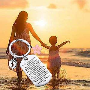 MYOSPARK New Mommy Keychain Pregnancy Announcement Keychain You're Going To Be a Mommy Keychain Mommy To Be Gift (Mommy Before DKC)