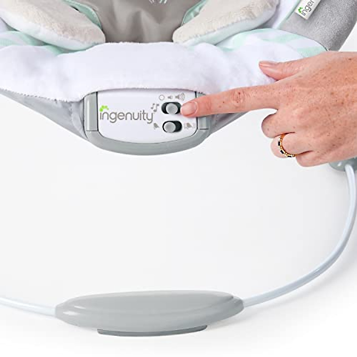 Ingenuity Baby Bouncer Seat with Vibration and Music - Landry The Lion