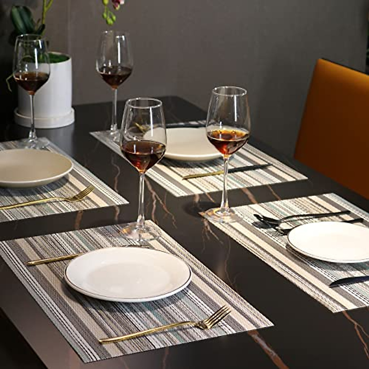 Sayopin Placemats, Placemats Set of 6, Woven Vinyl Placemats, Placemats for Dining Table, Place Mats Indoor, Easy to Wipe Clean Table Placemats, Washable Placemats for Everyday Use