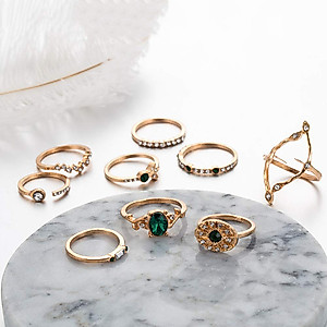 YERTTER Men 9 pcs Vintage Gold Ring Set Green Gem Rings Set Craved Rings Set Joint Knuckle Ring Set Finger Rings Stackable Retro Mid Rings for Women and