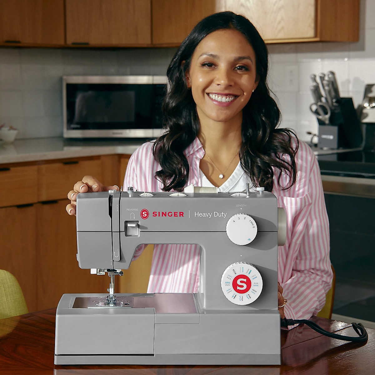 SINGER | 4423 Heavy Duty Sewing Machine With Included Accessory Kit, 97 Stitch Applications, Simple, Easy To Use & Great for Beginners