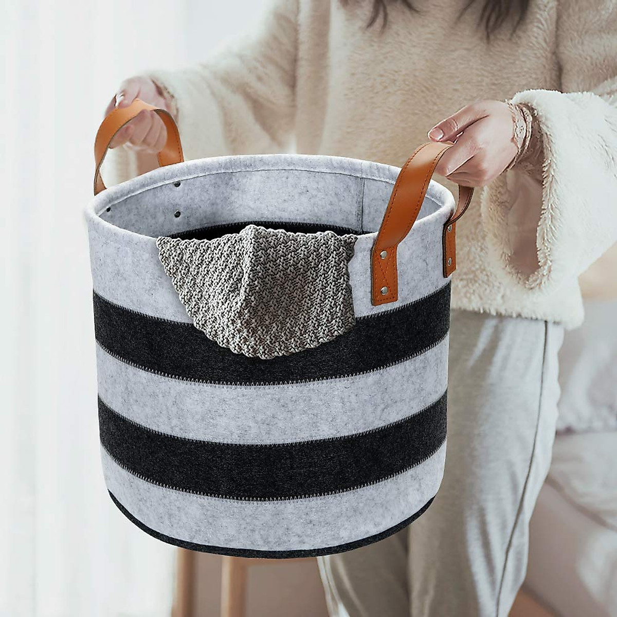 Round Storage Basket Medium Bin Towels Blanket Basket Foldable Laundry Baskets with PU Handles Felt Fabric Bins for Home, Living Room, Bathroom