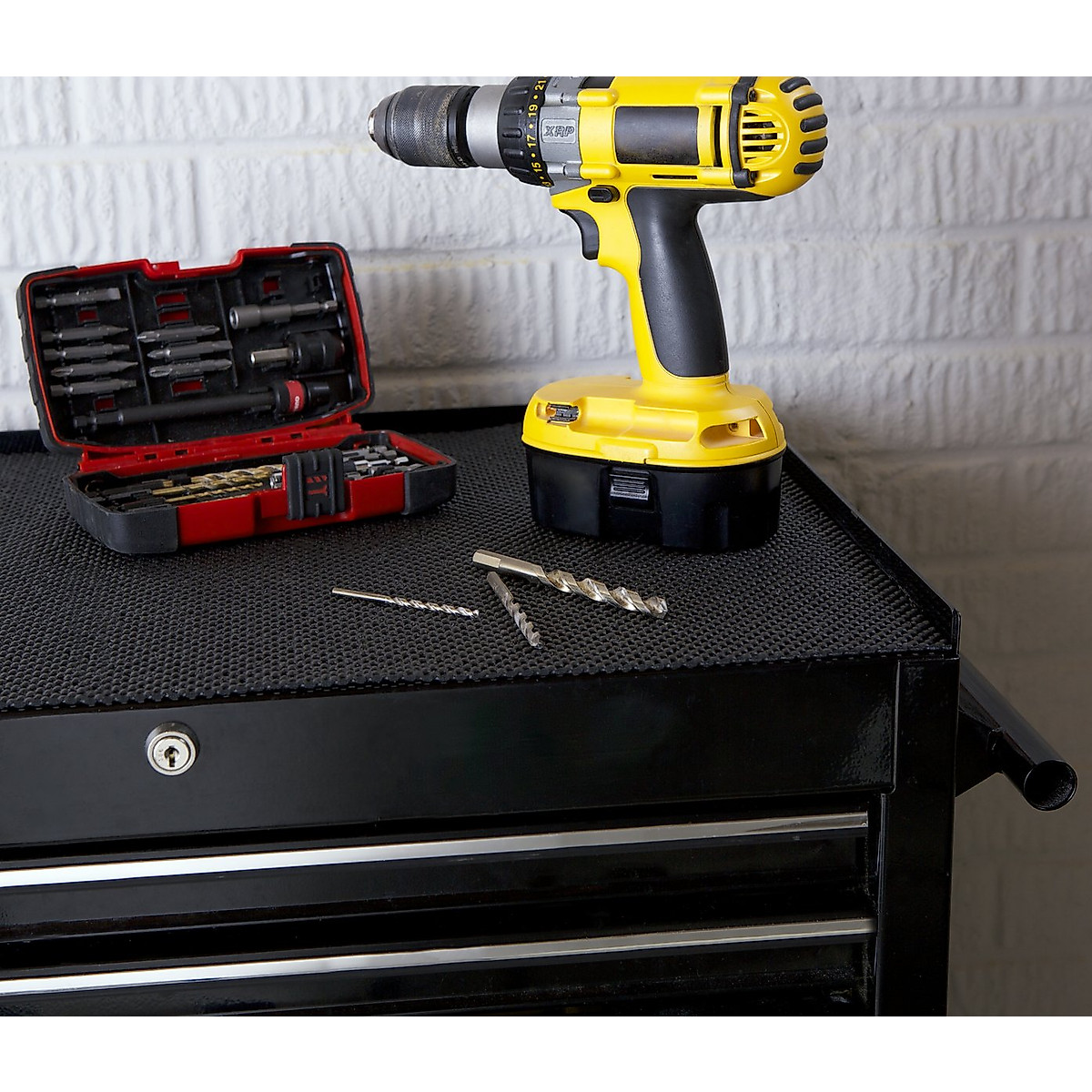 Duck Brand 283551 Supreme Easy Liner Non-Adhesive Shelf Liner, 12" x 8', Black