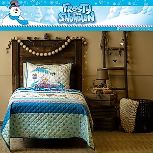 Franco Frosty The Snowman Holiday & Christmas Quilt Bedding Super Soft 2 Piece Pillow Sham and Quilt Set, Twin Size 68" x 86", (100% Officially Licensed Product)