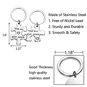 FUSTMW Couple Wedding Gifts Mr Mrs Est 2024 Keychain Set Newlyweds Gifts Wife Husband Engagement Gifts (Silver)