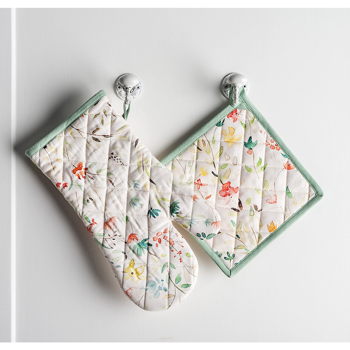 Maison d' Hermine Oven Mitt & Pot Holder 100% Cotton Heat Resistant Oven Gloves (7.5"x13") & Hot Pads (8"x8") Combo, BBQ, Cooking, Chef & Restaurants, Colmar - Spring/Summer