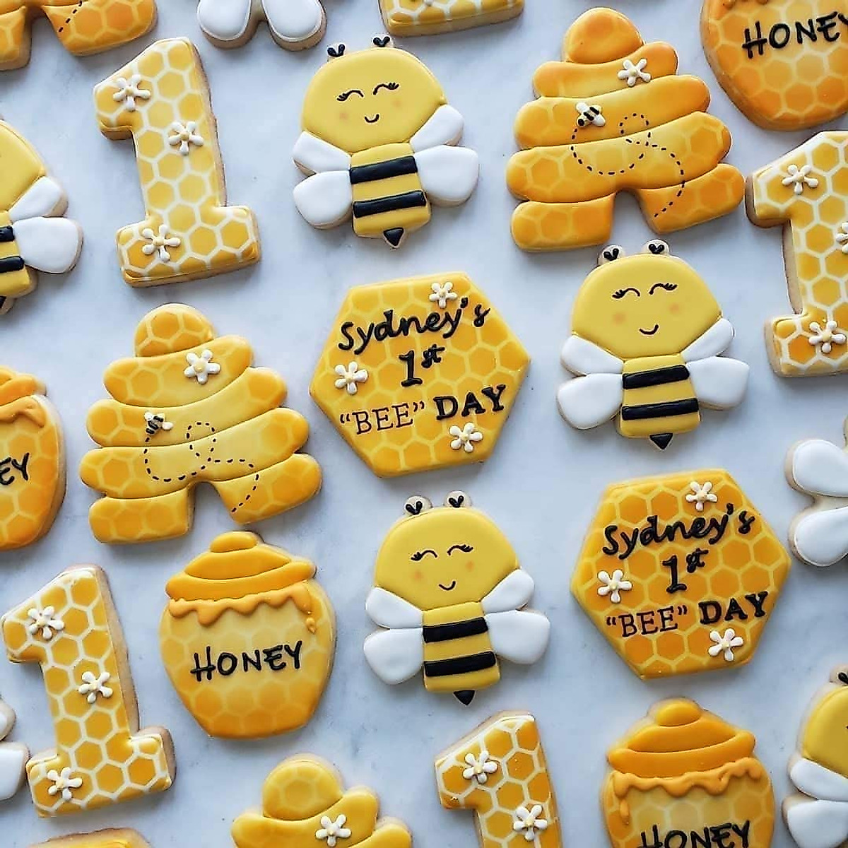 Aoerfes 6 Piece Bee Cookie Cutter Set, Honeycomb Hexagon Honey Jar, Bear the Pooh Molds Cutters for Bee Party Making Muffins, Biscuits, Sandwiches Fondant Decorations