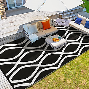 wikiwiki Outdoor Rug, 5x8 FTWaterproof Reversible Mat Indoor Outdoor Rugs Carpet, Small Area Rug Plastic Straw Rug for Patio Deck Balcony Pool RV Camping Beach Picnic, Black & White