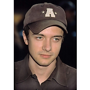 Posterazzi Poster Print Collection Topher Grace at Premiere of Mr. Deeds Ny 6182002 by Cj Contino Celebrity (8 x 10)