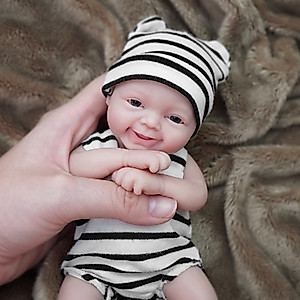 Miaio Reborn Baby Doll 7 Inch Silicone Doll Girl Mini Realistic Newborn Baby Dolls Silicone Full Body Stress Relief Hand Made (1 Doll+2 Sets Clothes)