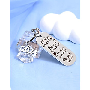 Covanlumci 2024 Graduation Keychain,Graduation Key Chain 2024,Class of 2024 Graduation Gifts for Seniors Students College Students High School Student(Silver)
