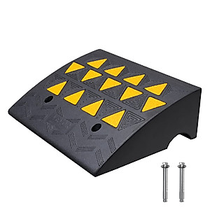 VEVOR Rubber Curb Ramp 6" Rise, Heavy Duty Sidewalk Car Ramp for Driveway, 15 Ton Driveway Ramp for The Curb Forklifts Trucks Buses