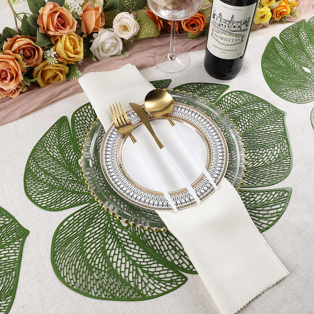 Evevda Green Leaf Shaped Vinyl Placemats for Dinner Table Set of 6 Metallic Plastic Green Place Mats Wipeable 6Pcs Table Mats for Wedding Annersary Dinner Table Decoration Mats(17.7x13.8inch/45x35cm)
