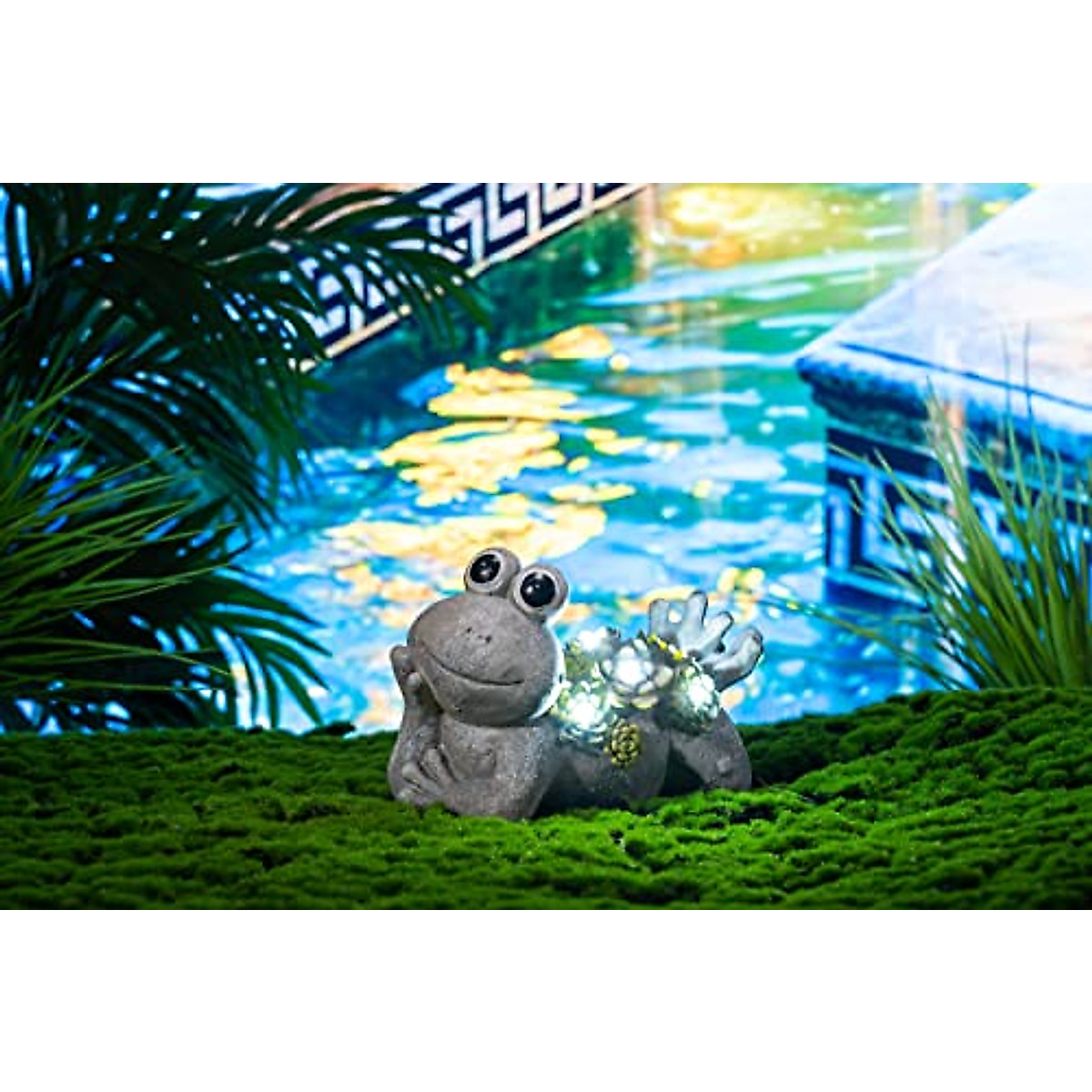 TERESA'S COLLECTIONS Frog Garden Statues with Solar Light, Adorable Resin Lawn Ornaments Green Animal Figurines Sculptures Outdoor Decor for Outside Home Patio Yard Pond Deck Decorations, 7.3 Inch