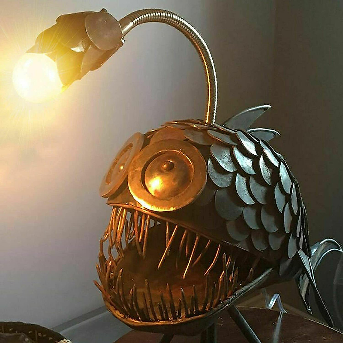 Creative Rustic USB Angler Fish Lamp Shark Lamp Handmade Unique Lamp LED Light,Floor-Standing USB Interface Retro Art Table Lamps (Large)