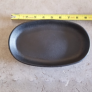 Cast Iron Steak or Fajita Plate 8 x 4 1/2 inside dimension w/ Wooden Holder and Handle