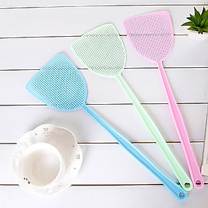 100 Pcs Fly Swatter Plastic Fly Swatters Heavy Duty Colorful Strong Flexible Manual Fly Swat Set Long Handle for Effective Flies and Mosquitoes Swatting Durable and Flexible Fly Swatters Set