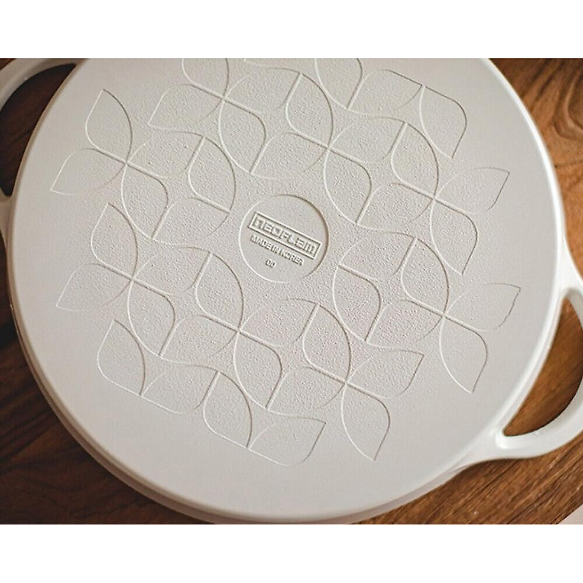 FIKA Kitchen Nonstick 10-Inch BBQ Grill Pan, Griddle with Handle, Healthy Cooking Frying Barbeque Skillet, Induction Compatible Cookware, Oven Safe, Made in Korea (10" Round)