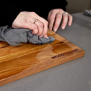 Cutting Board Food Grade Mineral Oil (8,5 oz) - Revitalize Cutting Board, Butcher Block, Countertops and Wood Utensils - Food Safe - Made in North America