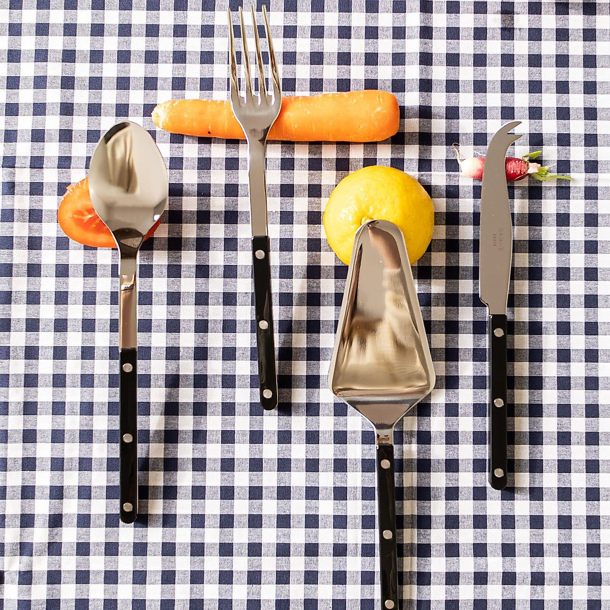 SABRE PARIS - 4-Piece Serving Set - Bistrot Collection - 2 Serving Flatware, Serrated Pie Server, Large Cheese Knife - Stainless Steel & Nylon - Dishwasher Safe - Black - Brilliant Finish