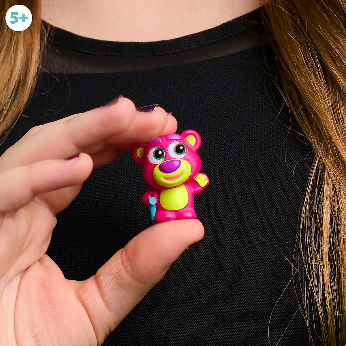 Just Play Disney Doorables Neon Glow Peek, Kids Toys for Ages 5 Up