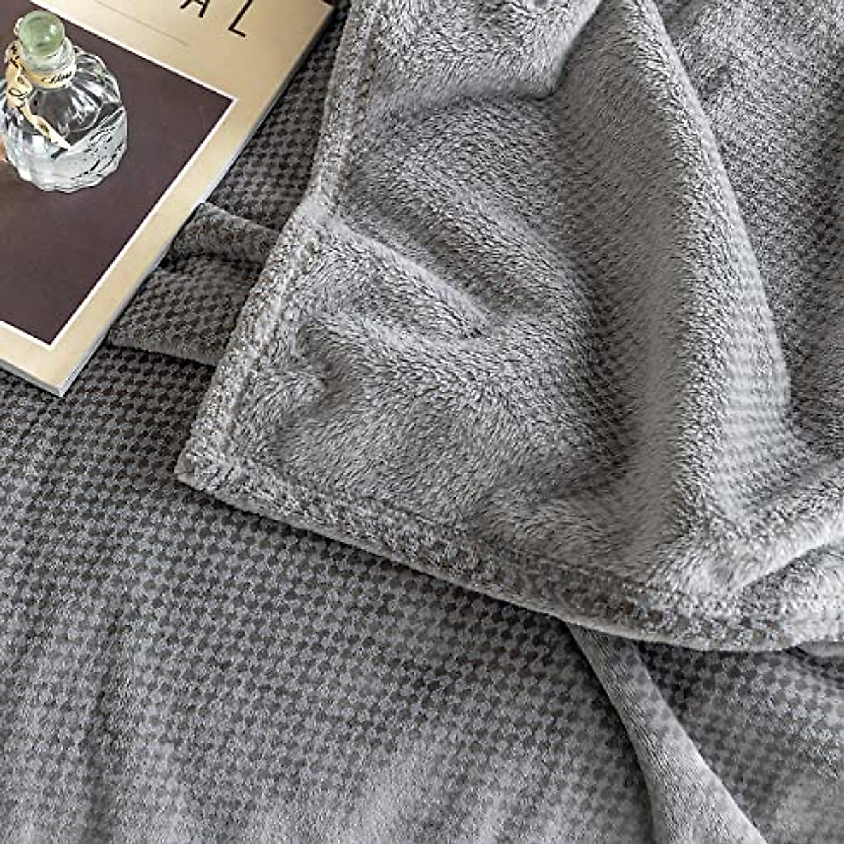 Qidordour Throw Blankets, Checkered Blanket, 60x80 Inch Flannel Fleece Jacquard Bed Throw, 310GSM Soft Microfiber Plush Fuzzy Cozy Luxury Bed Blanket for Couch, Sofa, Bedroom, Travel, Christmas, Grey