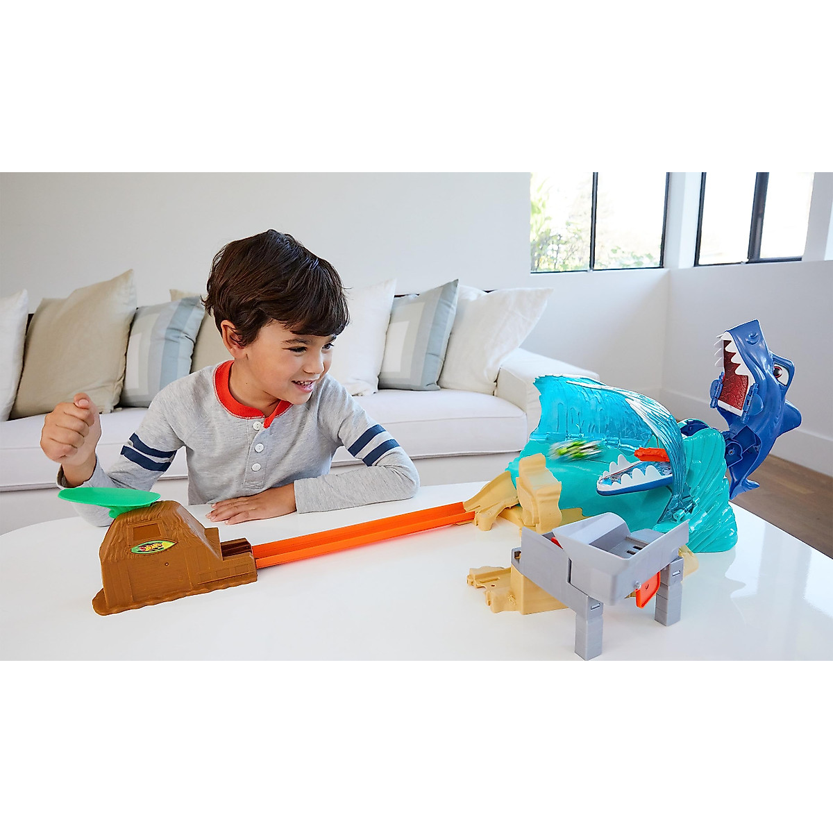 Hot Wheels City Shark Beach Battle Play Set Multicolor