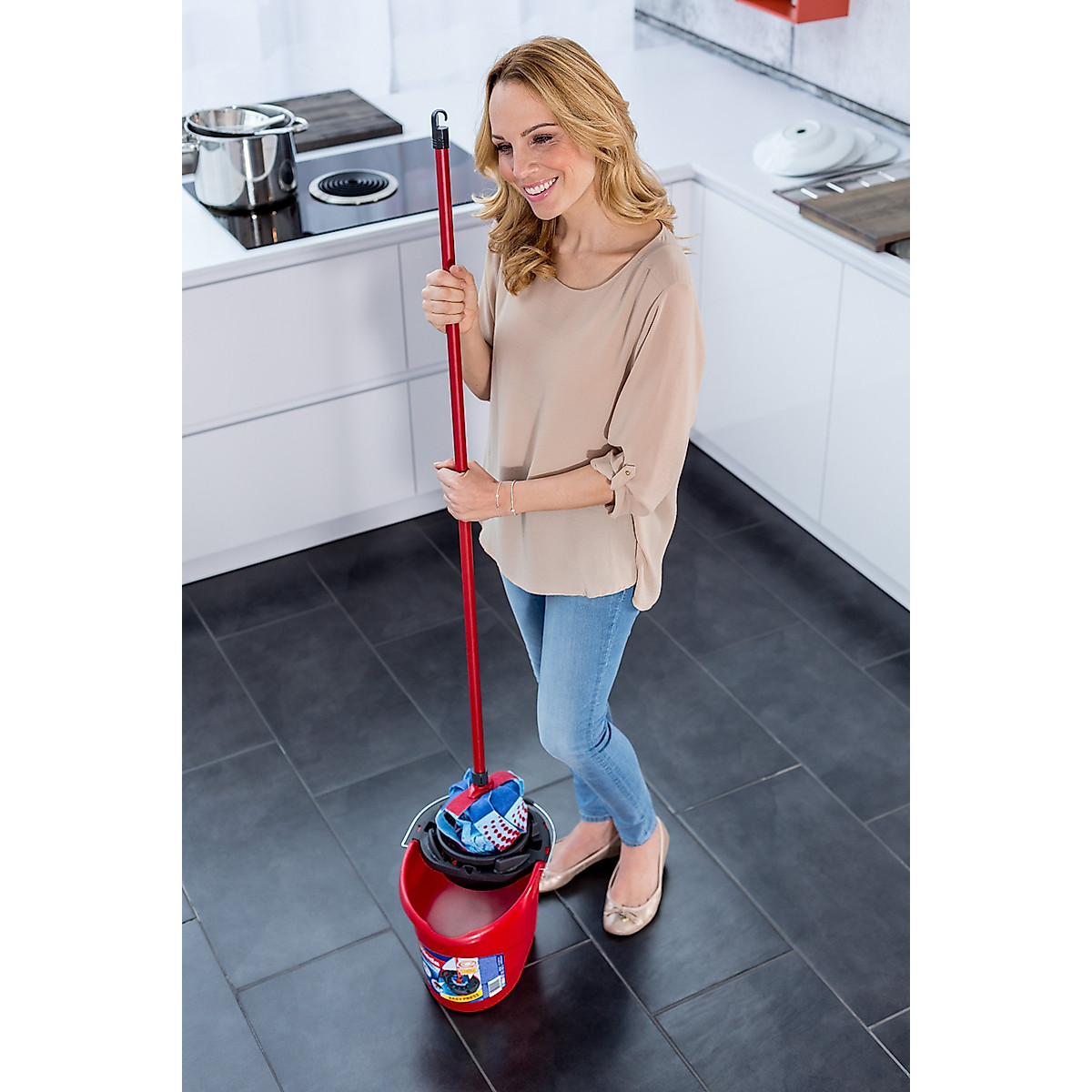 Vileda SuperMocio Box with Bow 3Action XL and Two Microfibre Bows and Power, Plastic/Microfiber, Red