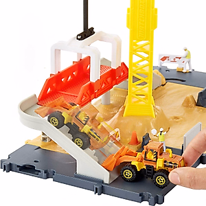 Matchbox Action Drivers Construction Playset, Moving Crane, Car-Activated Features, Includes 1 Matchbox Toy Bulldozer, for Kids 3 Years Old & Older