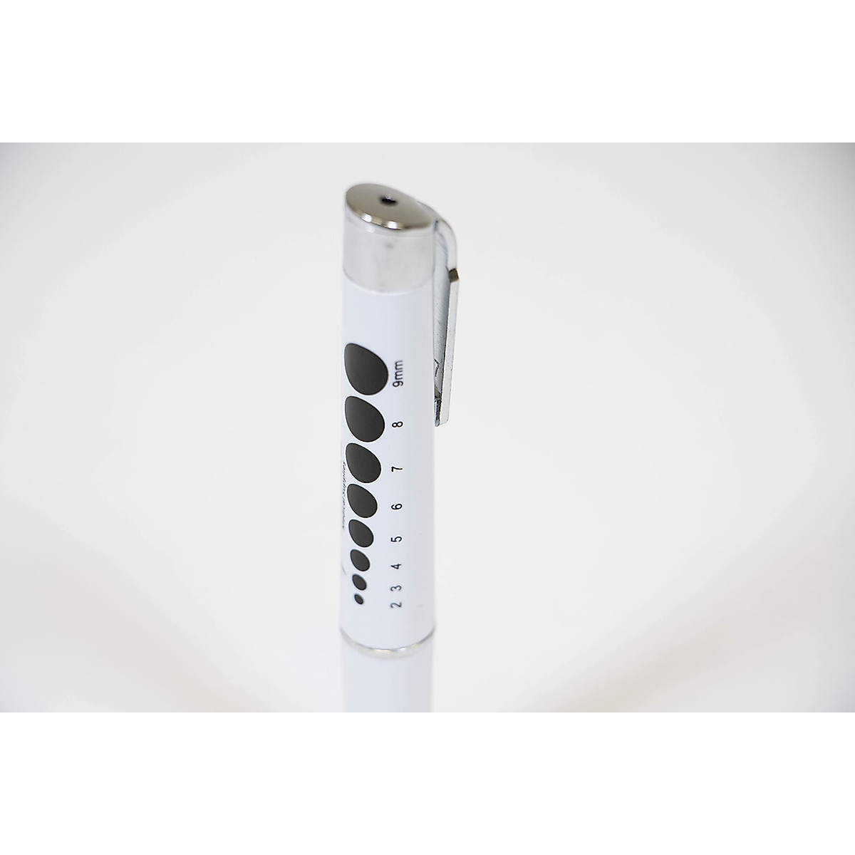 Primacare DL-9325 LED Diagnostic Penlight with Imprinted Pupil Gauge, Reusable and Lightweight Medical Pen Light for Nurse, Student, Doctors EMT, Batteries Included, White