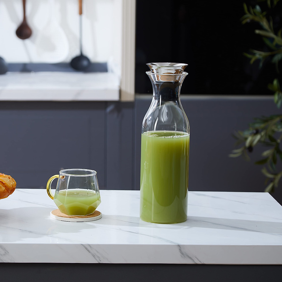 Karafu Glass Carafe with Lid, 50 Ounces Borosilicate Drip-free Glass Pitcher for Hot/Cold Water, Ice Tea and Juice Beverage