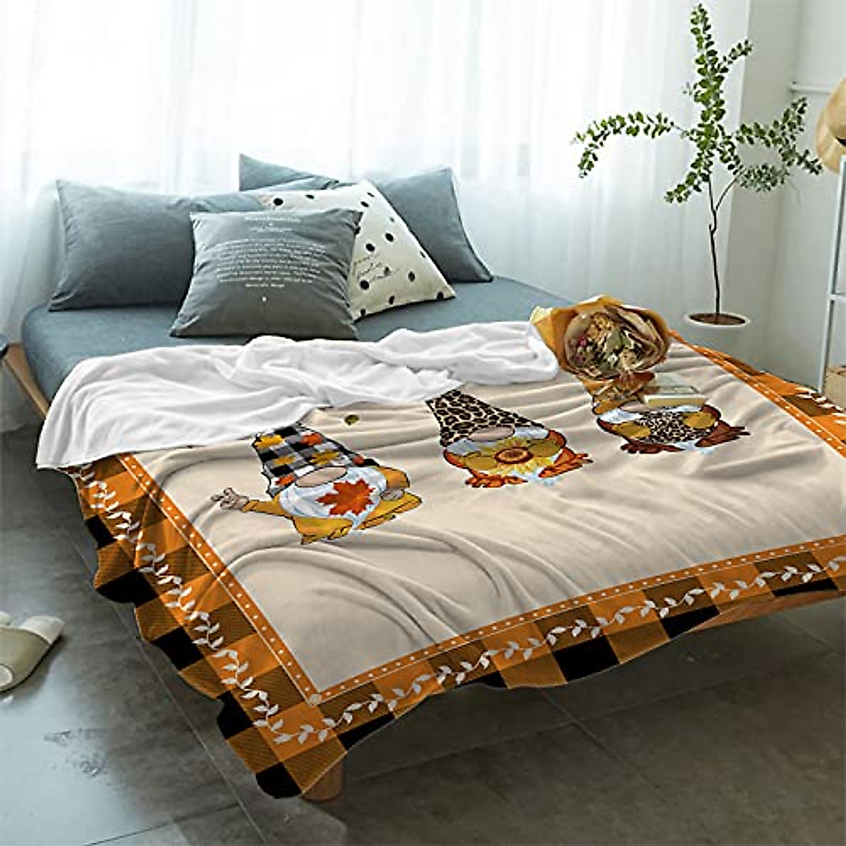 Flannel Fleece Throw Microfiber Blanket Super Soft Cozy Blanket Thanksgiving Happy Fall Y'all Gnome with Pumpkins Lightweight Fuzzy Bedding Fleece Blanket for Couch Sofa Bed-39" x 49"