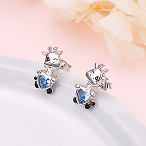 925 Sterling Silver Cute Zoo Animal Giraffe Hold Blue Heart CZ Stud Earrings Birthday Giraffe Jewelry for Women Daughter Teens Birthday Jewelry