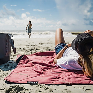 YETI Lowlands Blanket, Multi-Use Blanket with Travel Bag, Fireside Red