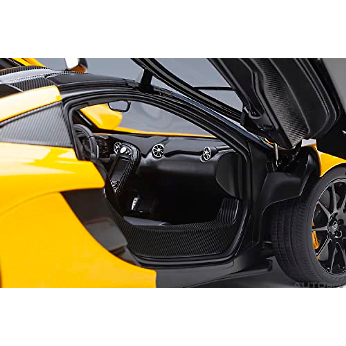 AUTOart McLaren P1 Volcano Yellow w/Yellow/Black Interior 1/18 Model Car 76067