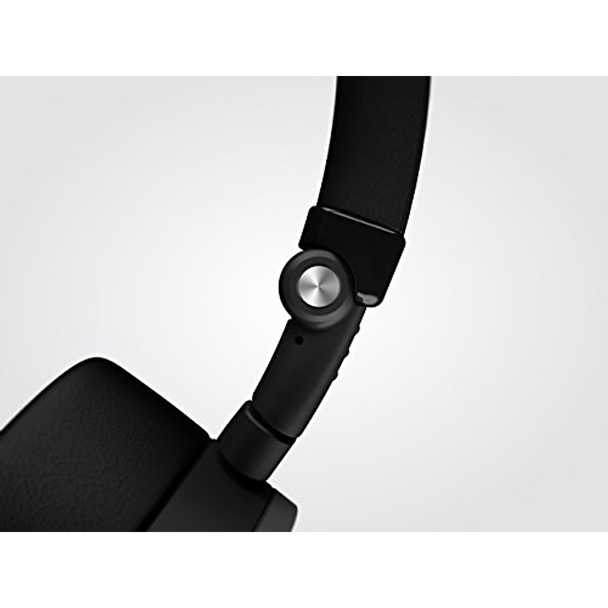 AKG Noise Canceling Headphone Black (N60)