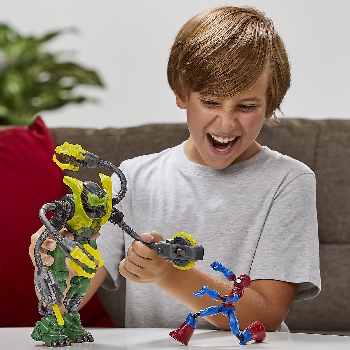 Marvel Bend and Flex Spider-Man Vs. Ock-Bot, 6-inch Spider-Man Action Figure, 10-Inch Ock-Bot with 2 Projectiles, Ages 4 and Up