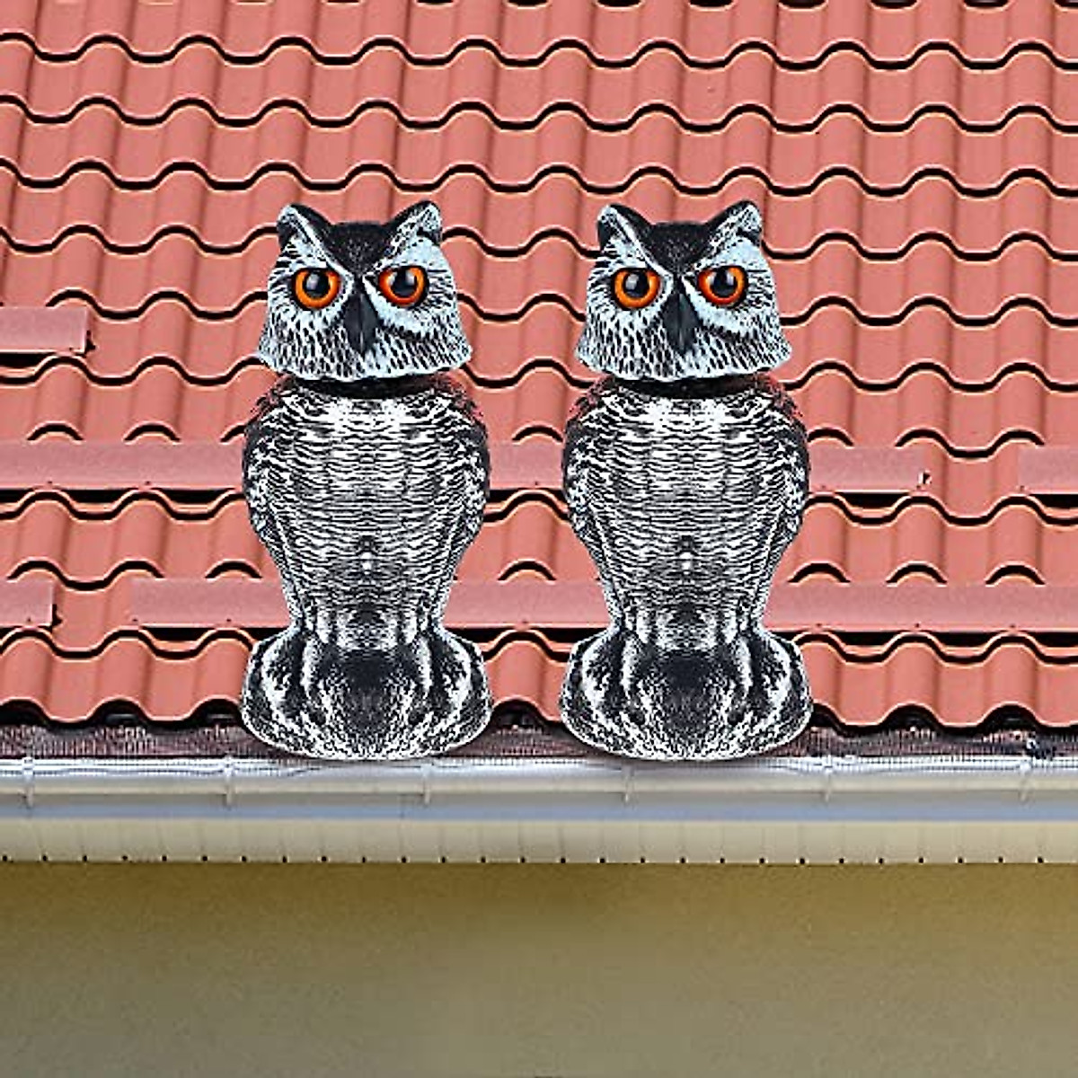 Hausse 2 Pack Fake Owl Decoy Bird Scarecrow Sculpture, Rotating Head Plastic Owl Bird Deterrents, Nature Enemy Horned Pest Repellent for Outdoor Garden Yard