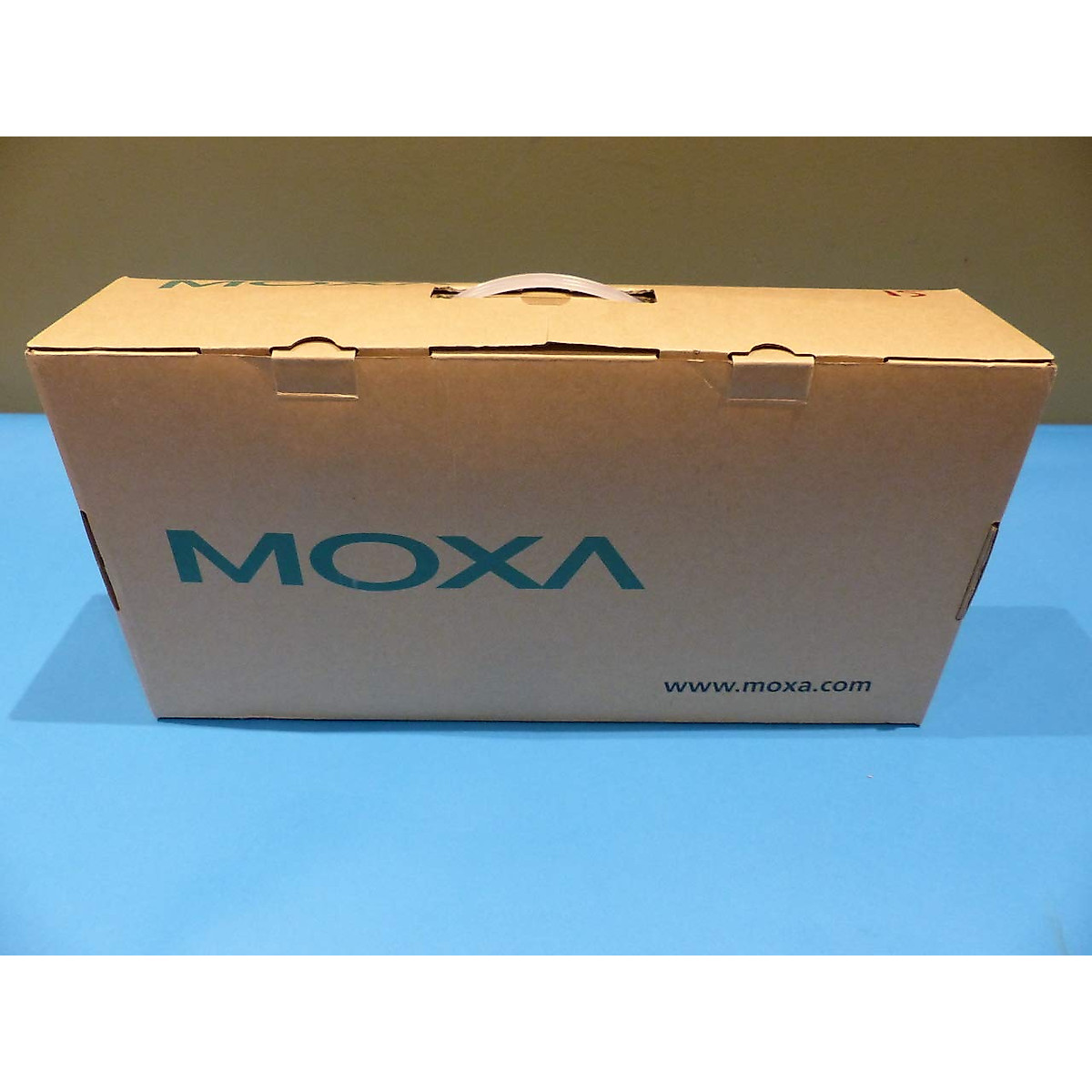 MOXA UPort 1610-16 USB to 16-Port RS-232 Serial Hub, USB 2.0 hi-Speed, 921.6Kbps, 15KV ESD Protection